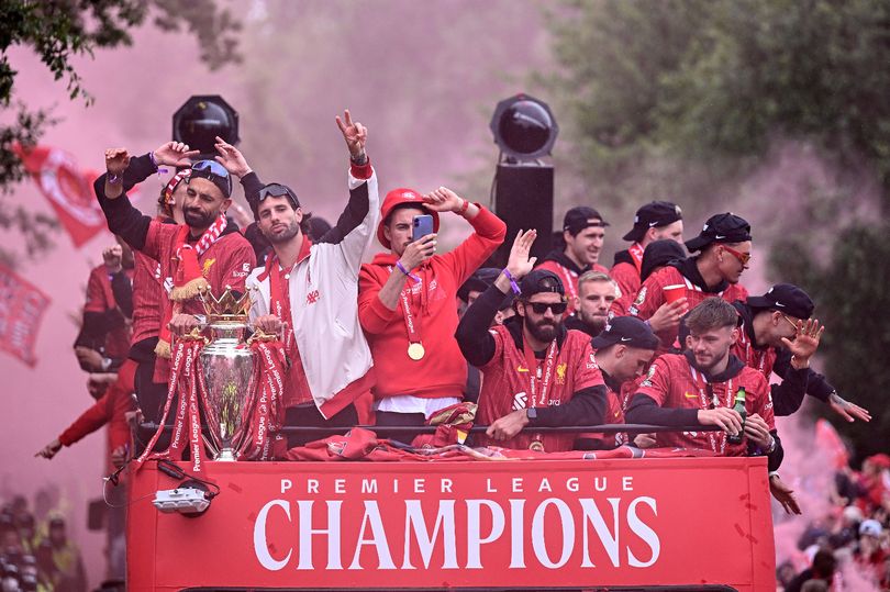 Liverpool fans welcome Premier League heroes as 500,000 spectators line ...
