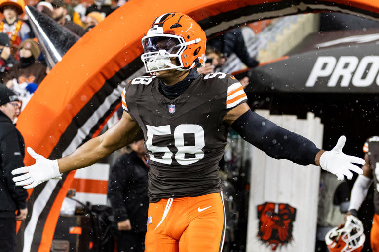 Browns LB Jordan Hicks retires from football after 10 seasons