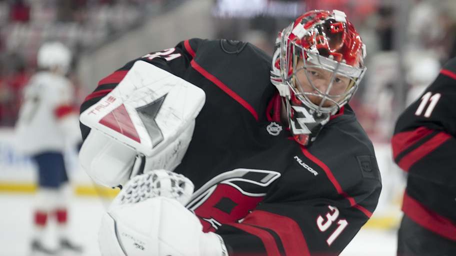 Hurricanes Go Back to Starting Goalie for Game 4