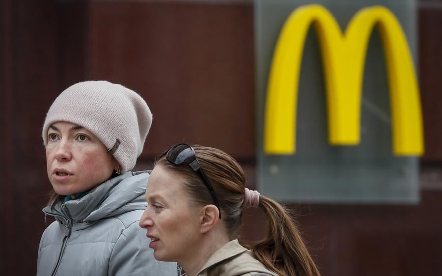 Πούτιν: Αν αποφασίσουν να επιστρέψουν τα McDonald’s, δεν θα στρώσουμε ...