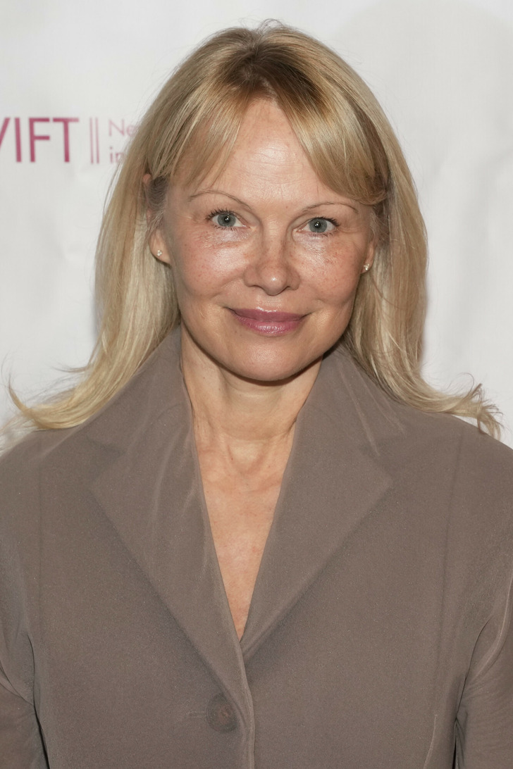 Pamela Anderson Surprised Everyone by Wearing Her Iconic 90s Makeup and Fans Say the Same Thing