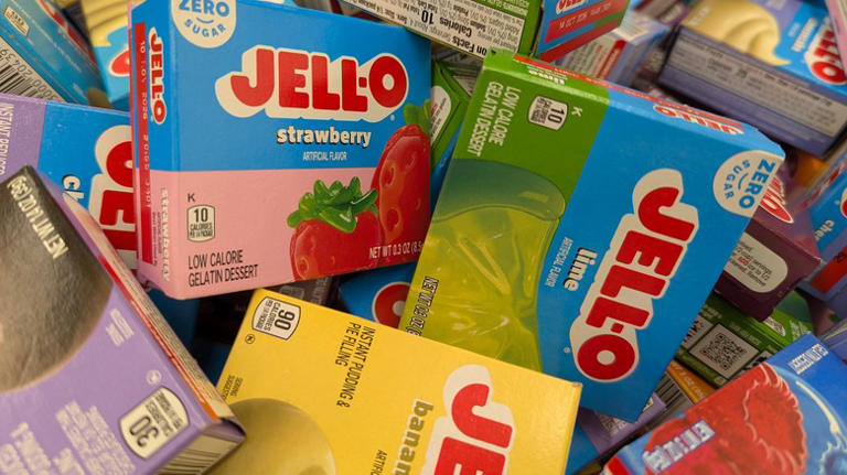 Give Sugar Cookies A Pop Of Flavor And Color With A Box Of Jell-O