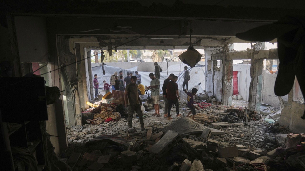 Συγκλονίζουν οι μαρτυρίες για τον βομβαρδισμό του Ισραήλ σε σχολείο στη ...