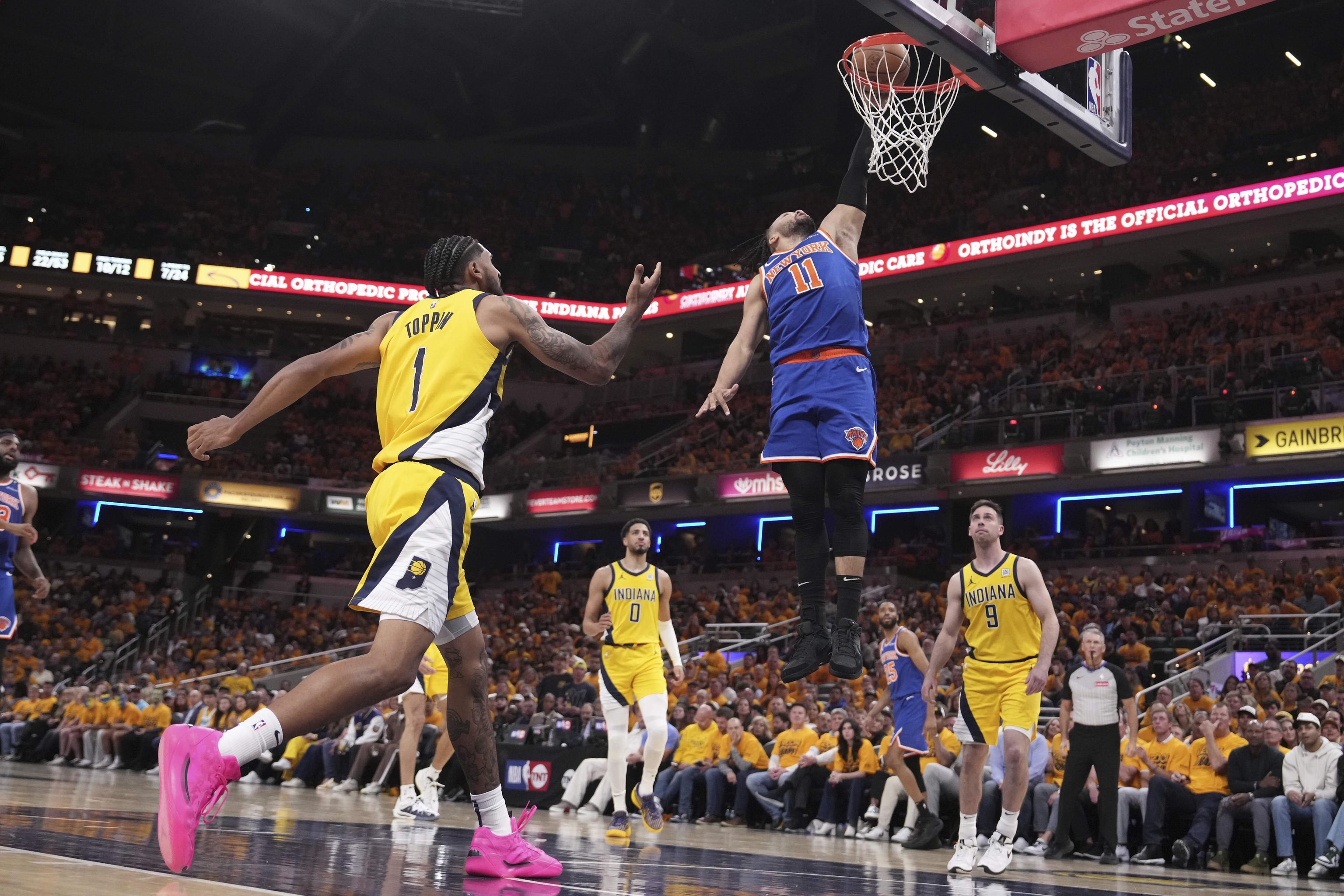 Knicks charge back from 20 points down, beat Pacers 106-100 to cut ...