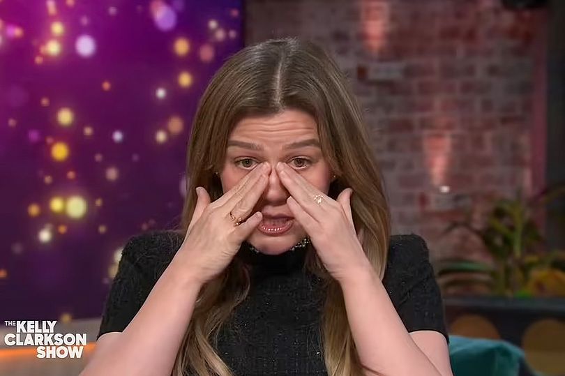 Kelly Clarkson Show 'could collapse any minute' as staff beg Today host ...
