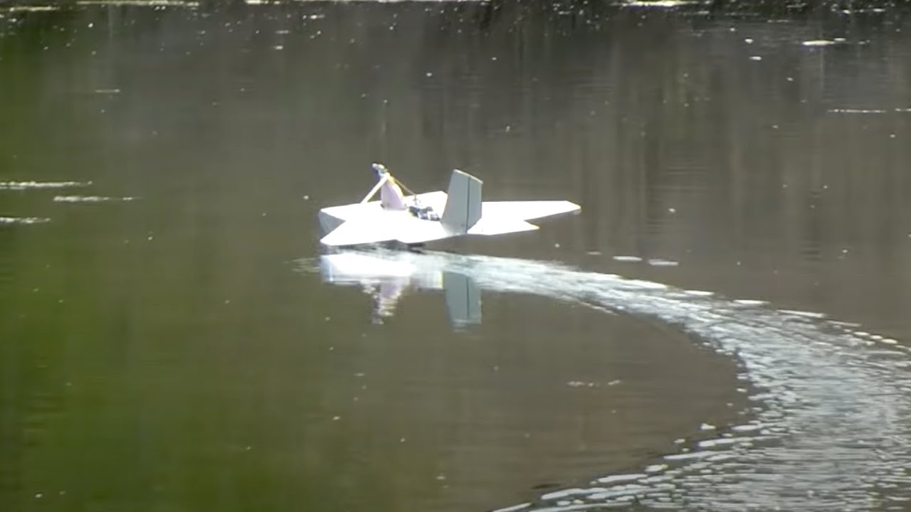 RC Ground Effect Vehicle Ekranoplan in Action