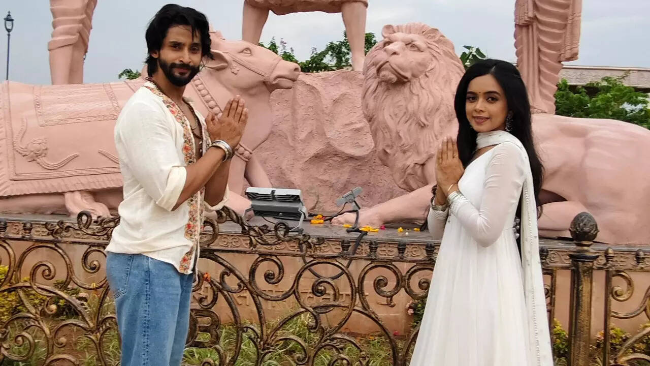 Divya Prem: Pyaar aur Rahasya ki Kahani’s Megha Ray and Suraj Pratap Singh seek Mahakal’s ...