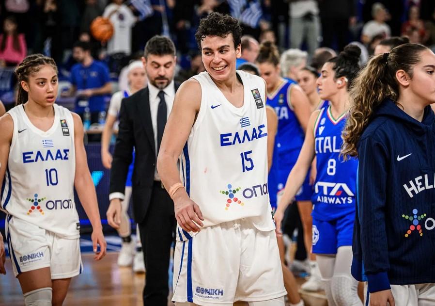 Άρτεμις Σπανού: Οι πεταλούδες ελεύθερες πετούν