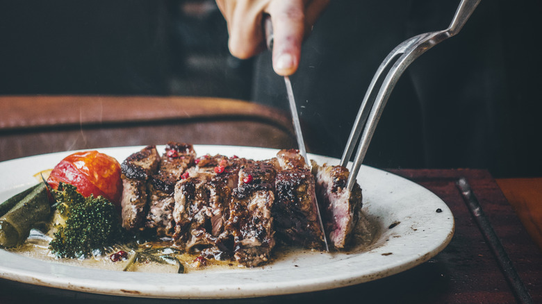 Should Steak Knives Be Serrated Or Non-Serrated?