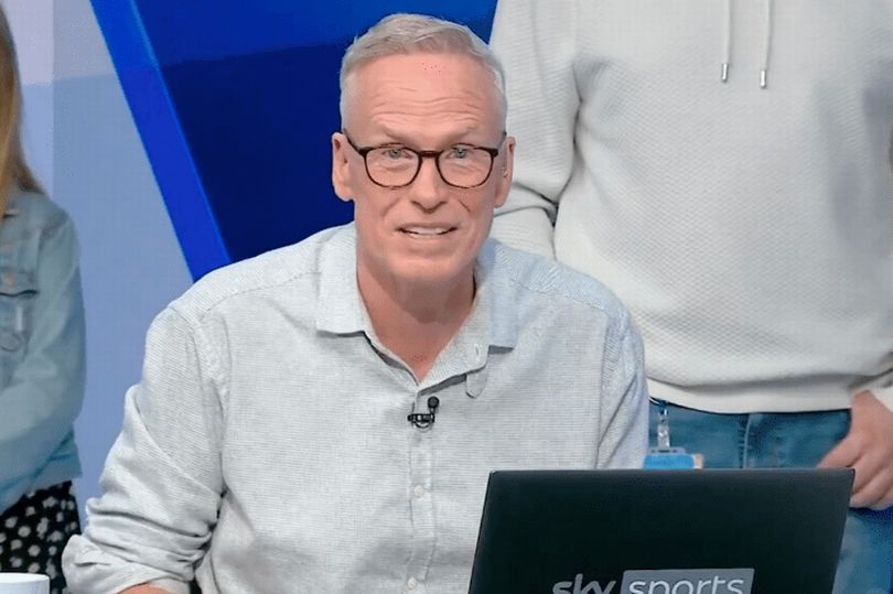 Sky Sports news presenter Rob Wotton has tearful farewell on final show