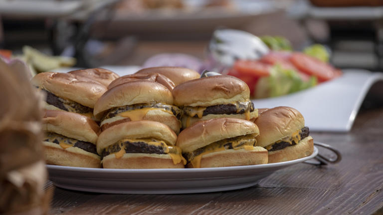 How Much Ground Beef You Need For A Cookout With Plenty Of Burgers