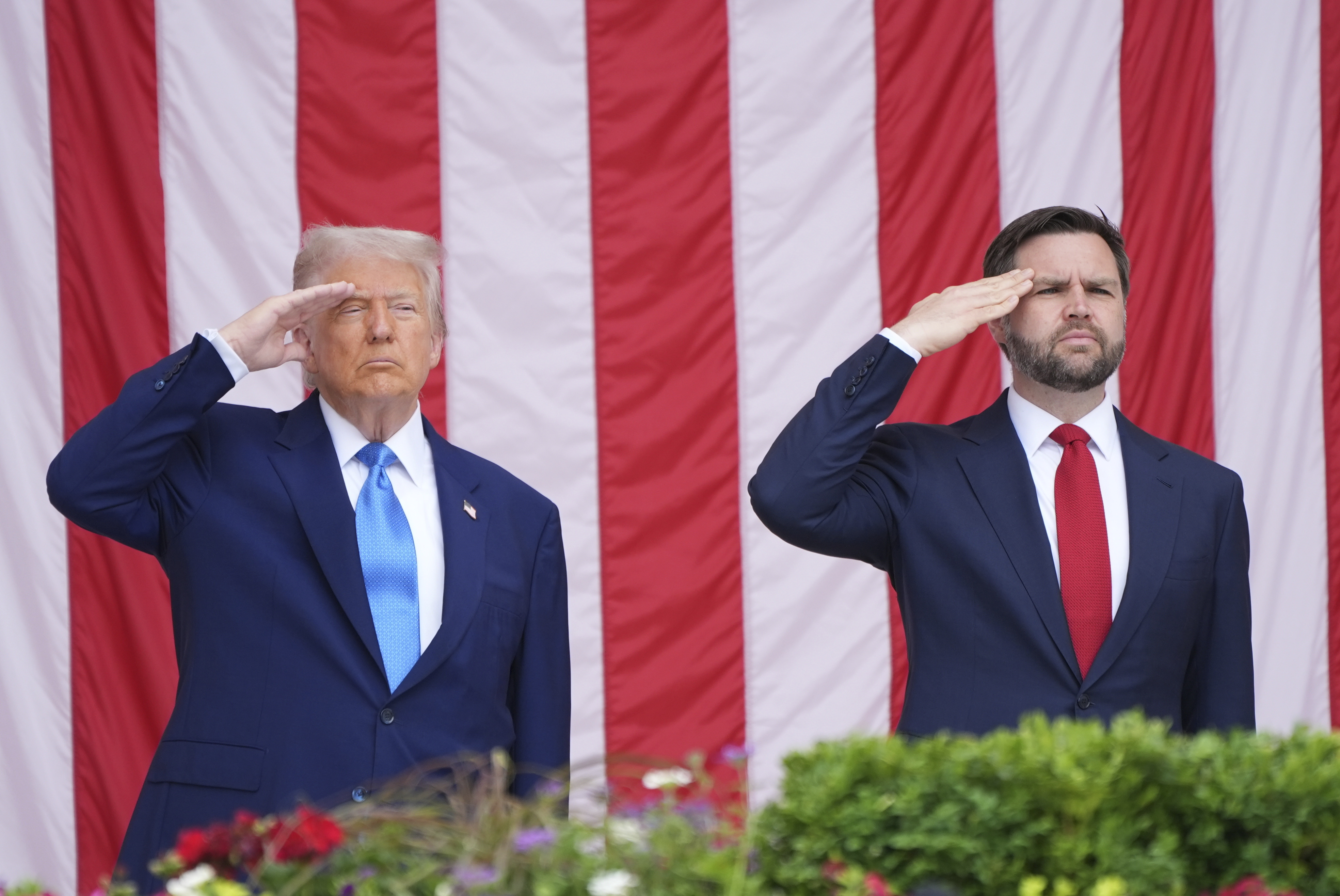 Trump honors fallen service members at Arlington National Cemetery