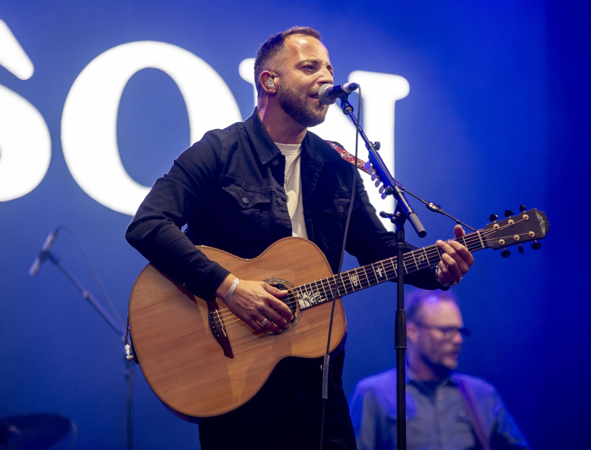 James Morrison makes courageous return to the stage over a year after ...