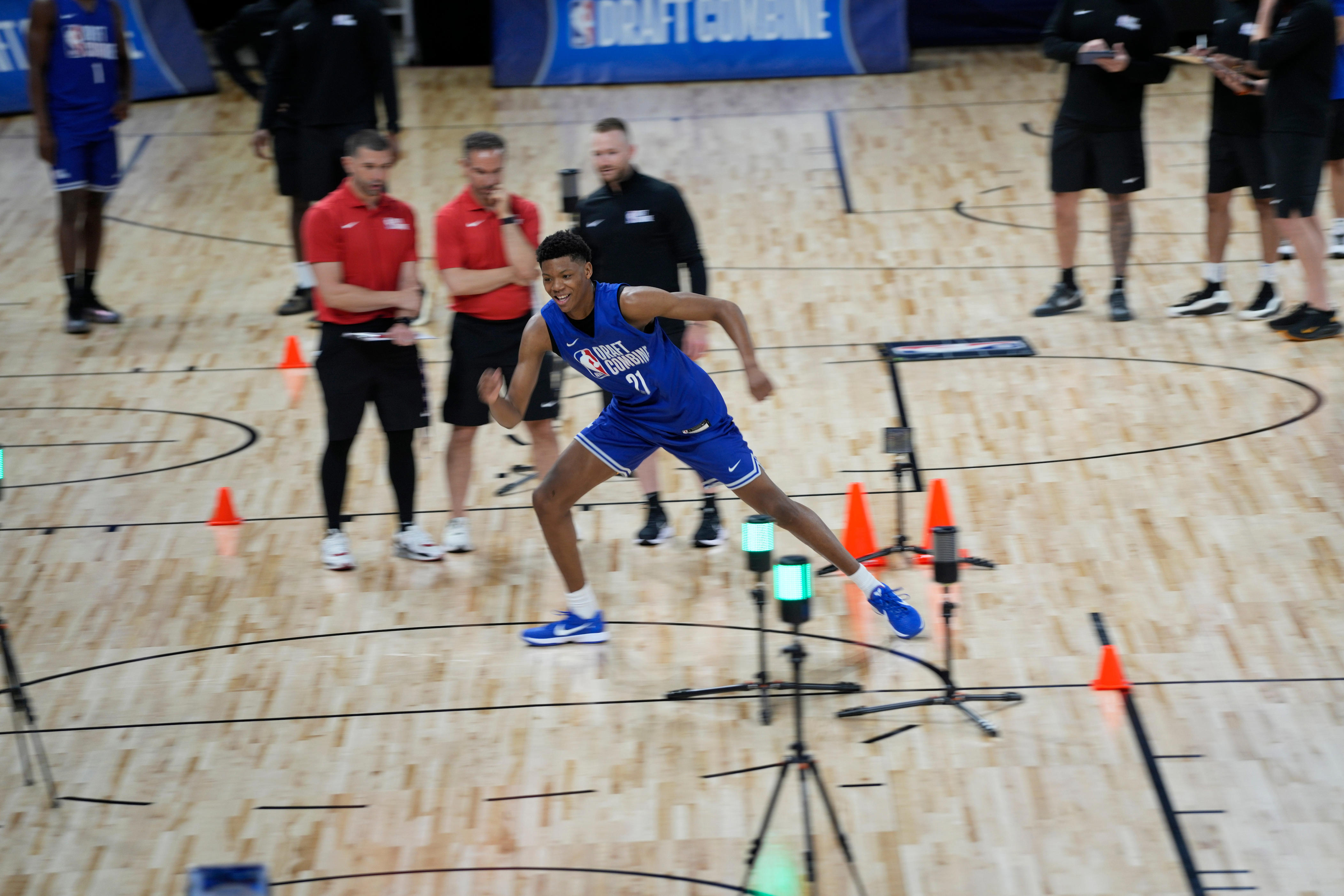 Sixers remain committed to getting younger amid trade back rumors