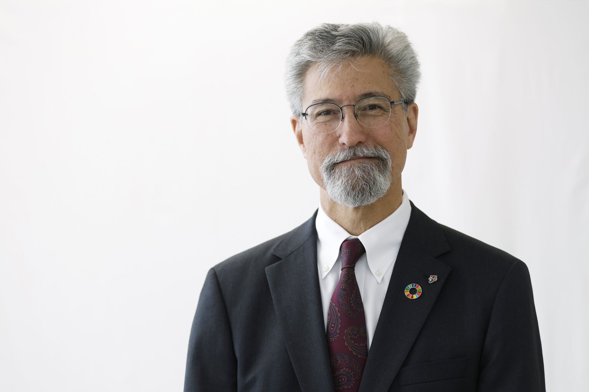 Buyout on Hold: Seven & i Investors Eye Execution Before Backing Deal ...