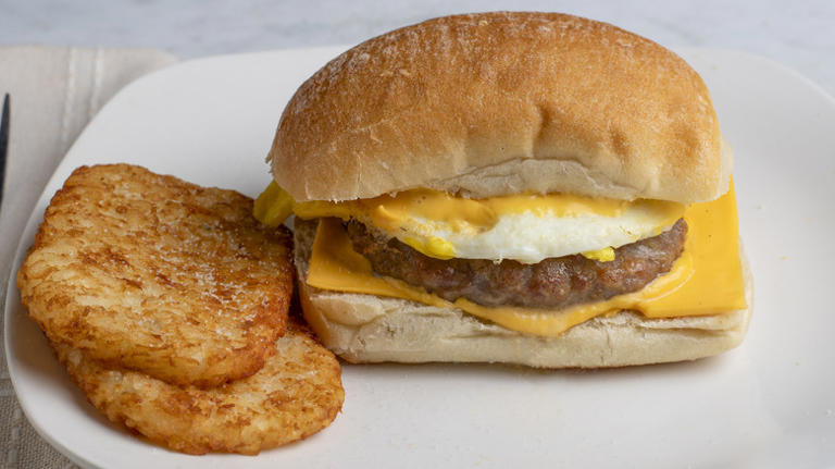 Don't Forget To Do This To Sausage Patties When Meal-Prepping Breakfast ...