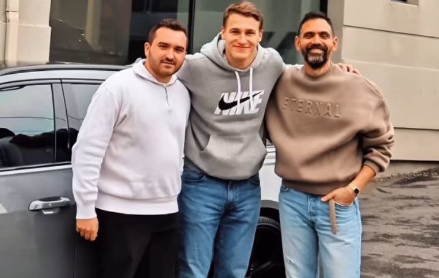 Images : voici la (magnifique) nouvelle voiture d’Ivan Demidov, achetée ...