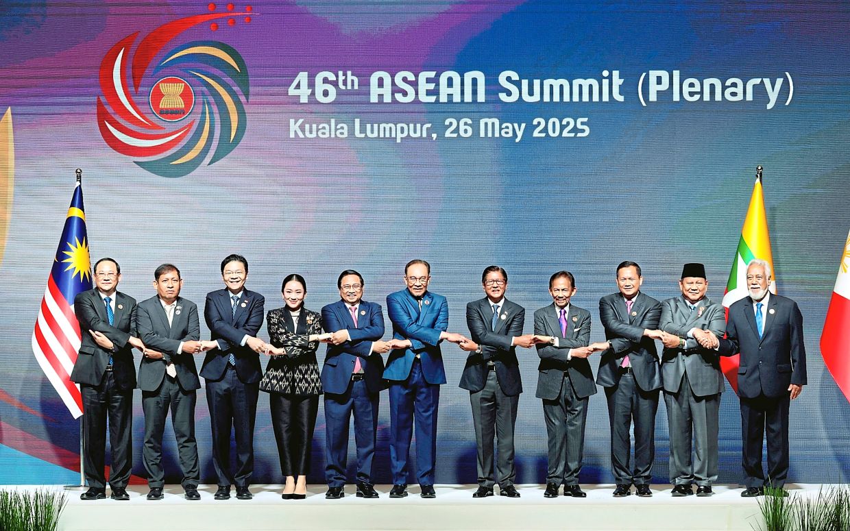 Asean charts its own path