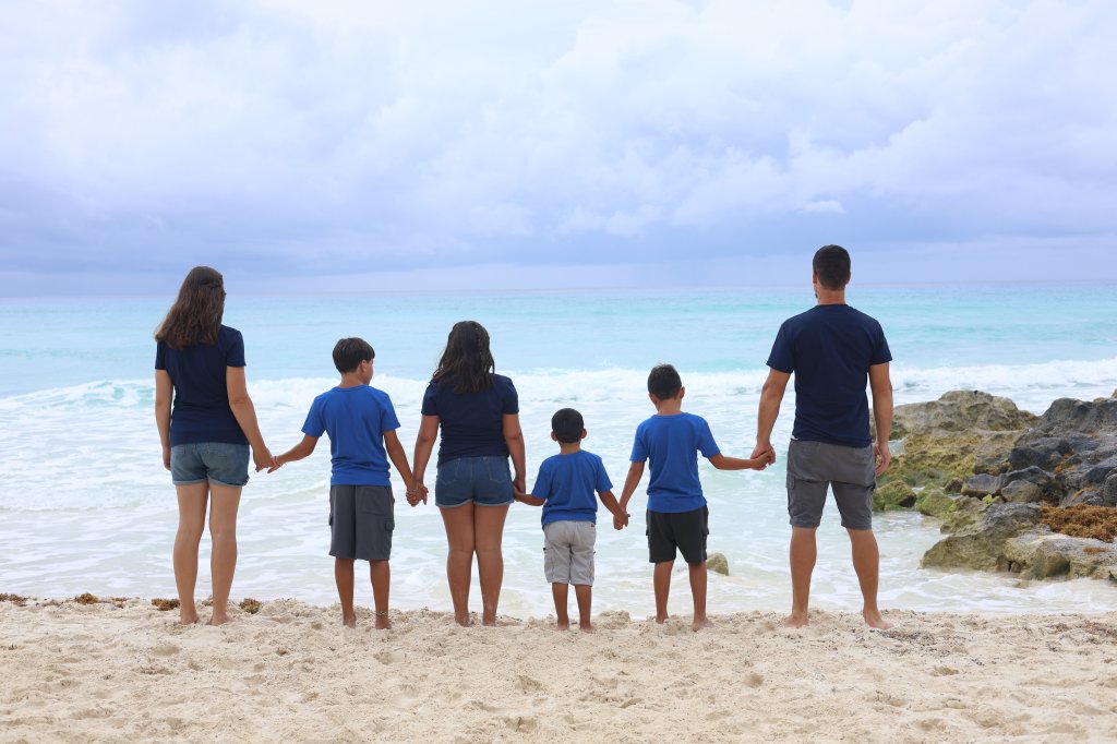 B.C. couple says red tape preventing them from returning to Canada with ...