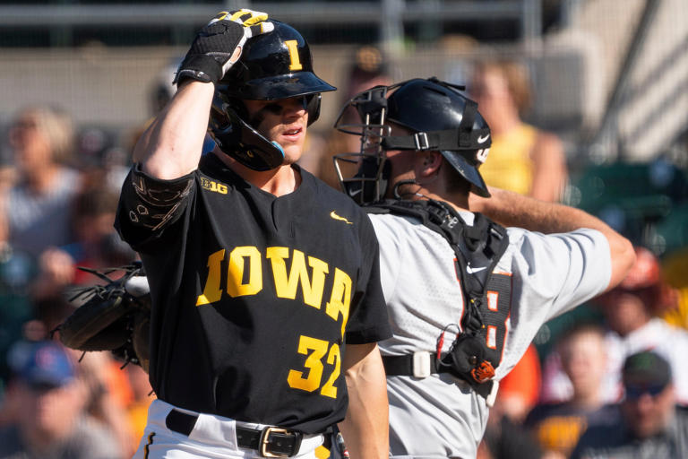 Former Iowa college baseball star reveals SEC transfer
