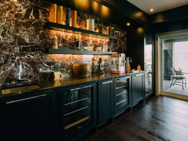 Home cocktail bars add style on Houzz's top 2025 summer design trends