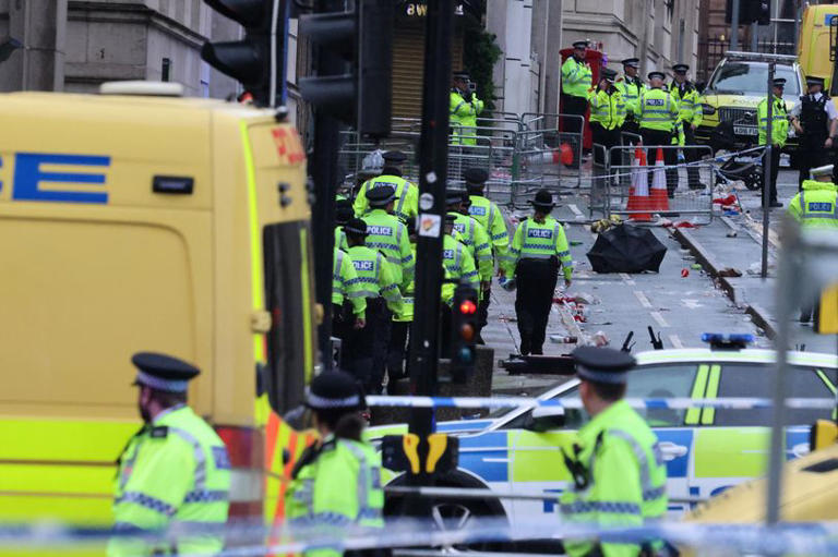 Full timeline and map of events after car driven at Liverpool FC parade ...