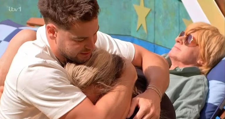 JoJo Siwa refuses to call Chris Hughes her boyfriend despite kissing him during Mexican getaway