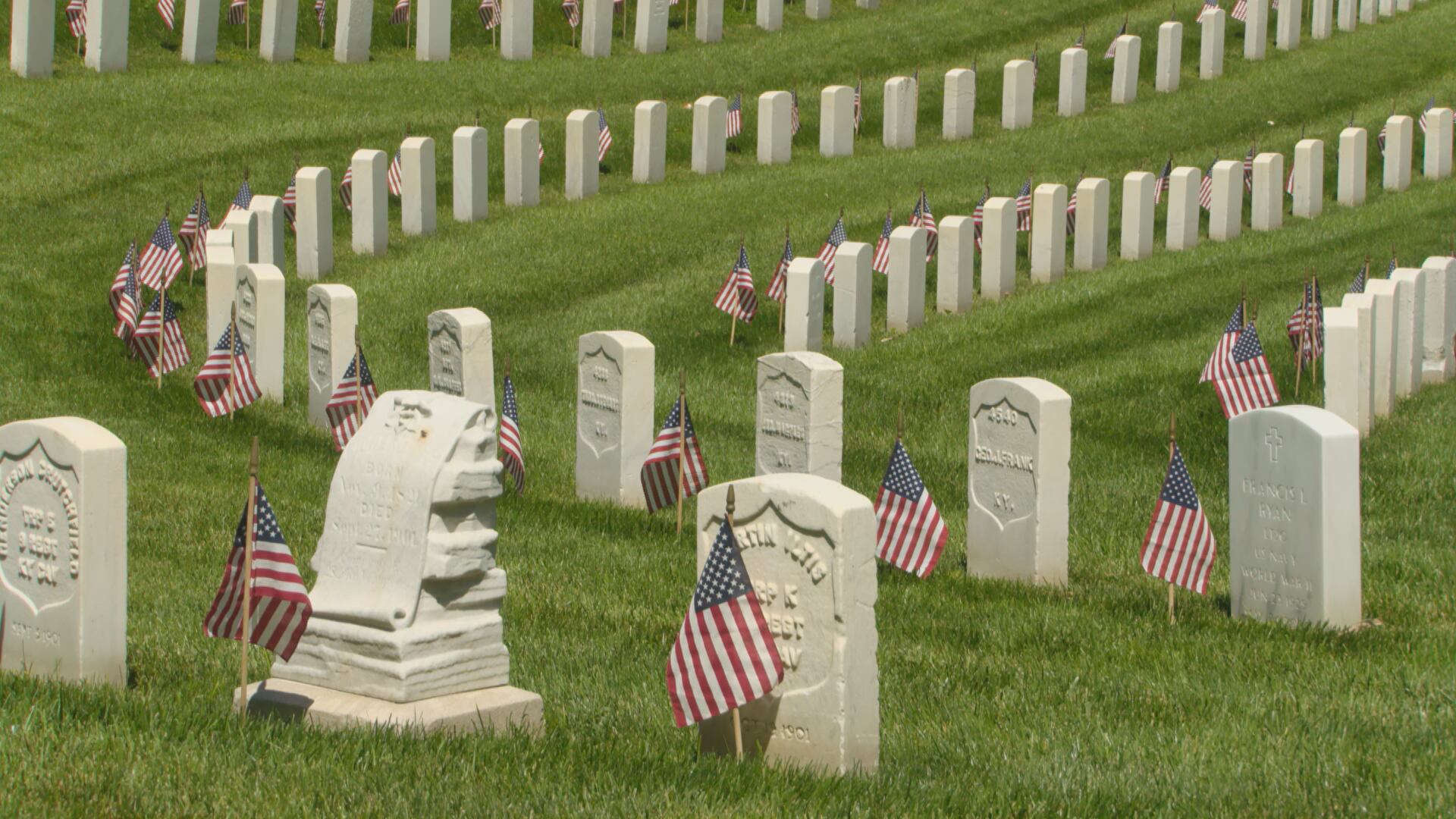 Memorial Day services across Louisville, southern Indiana honor fallen services members