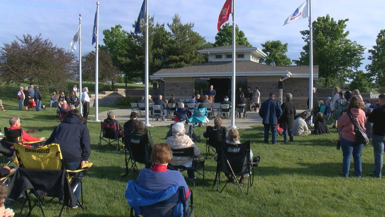 Iowans observe Memorial Day at Iowa Veterans Cemetery
