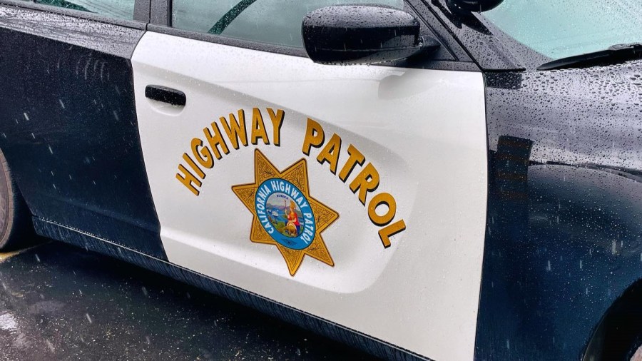 Pedestrian killed in Oakland CHP chase