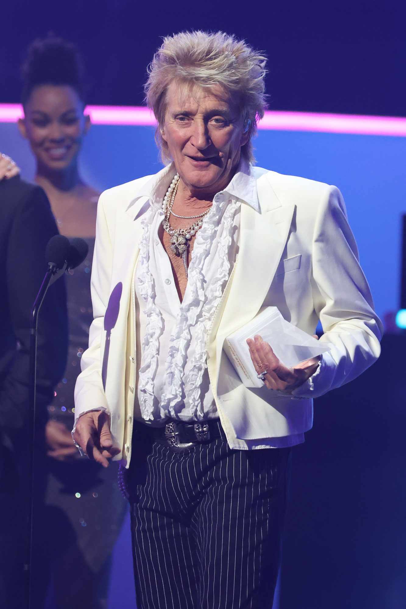 Rod Stewart Receives Lifetime Achievement Award from His Children at ...
