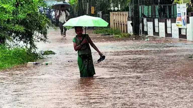 IMD issues 5-day 'red' alert for coastal Karnataka, extremely heavy rainfall expected