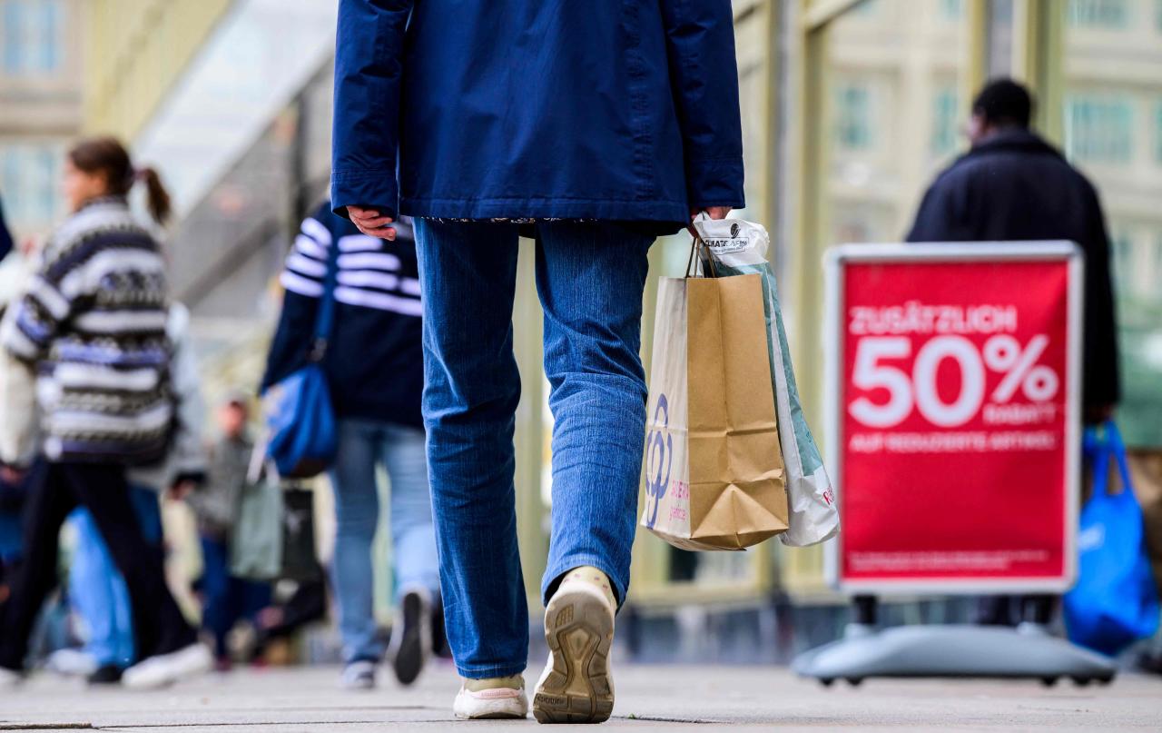 German Consumer Confidence Edges Higher Despite Tariff Uncertainty