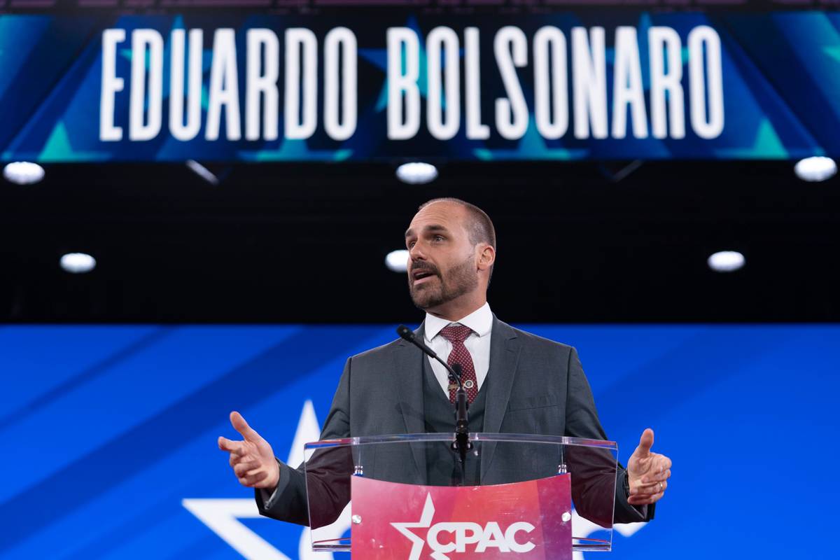 Filho de Bolsonaro investigado por 'lobby' nos EUA contra autoridades ...