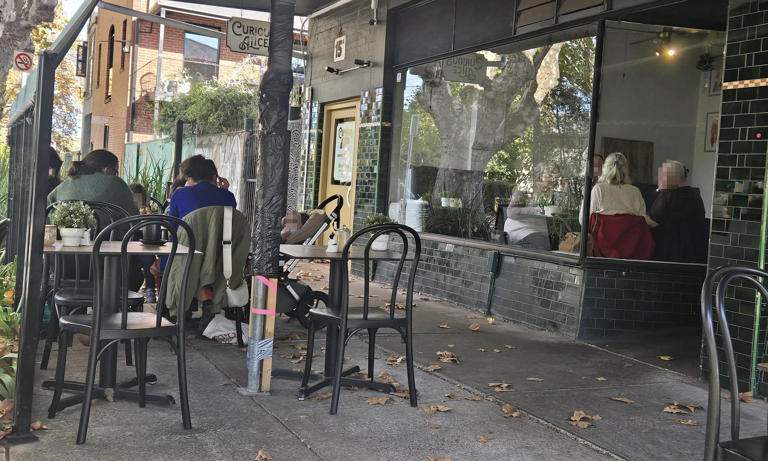 Melbourne café diner rants about 'rude' act taking in this photo - but ...