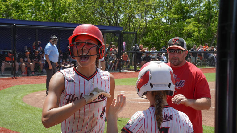 Here's how Holy Cross, Highlands advanced to the 2025 Ninth Region ...