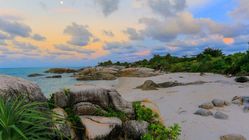 Pantai Cantik Gak Harus Mahal! 18 Rekomendasi Wisata Bahari di ...