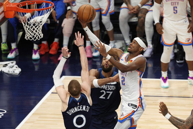 Thunder vencen a Timberwolves 128-126 y toman ventaja 3-1 en las Finales del Oeste