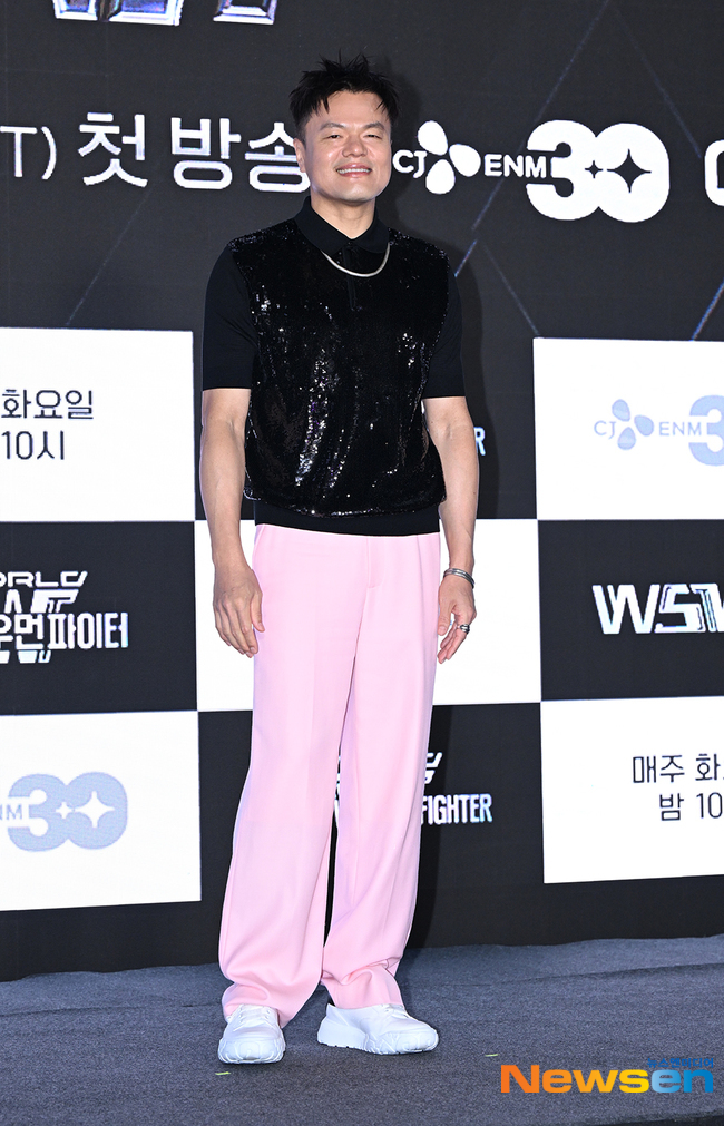 JYP 박진영, 돋보이는 핑크팬츠 [포토엔HD]