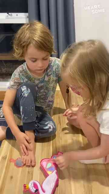 Twin magic at its finest! Watch this heartwarming video of a sister ...