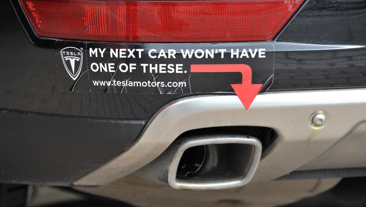 Anti-Elon-Musk-Sticker werden zum Millionen-Business