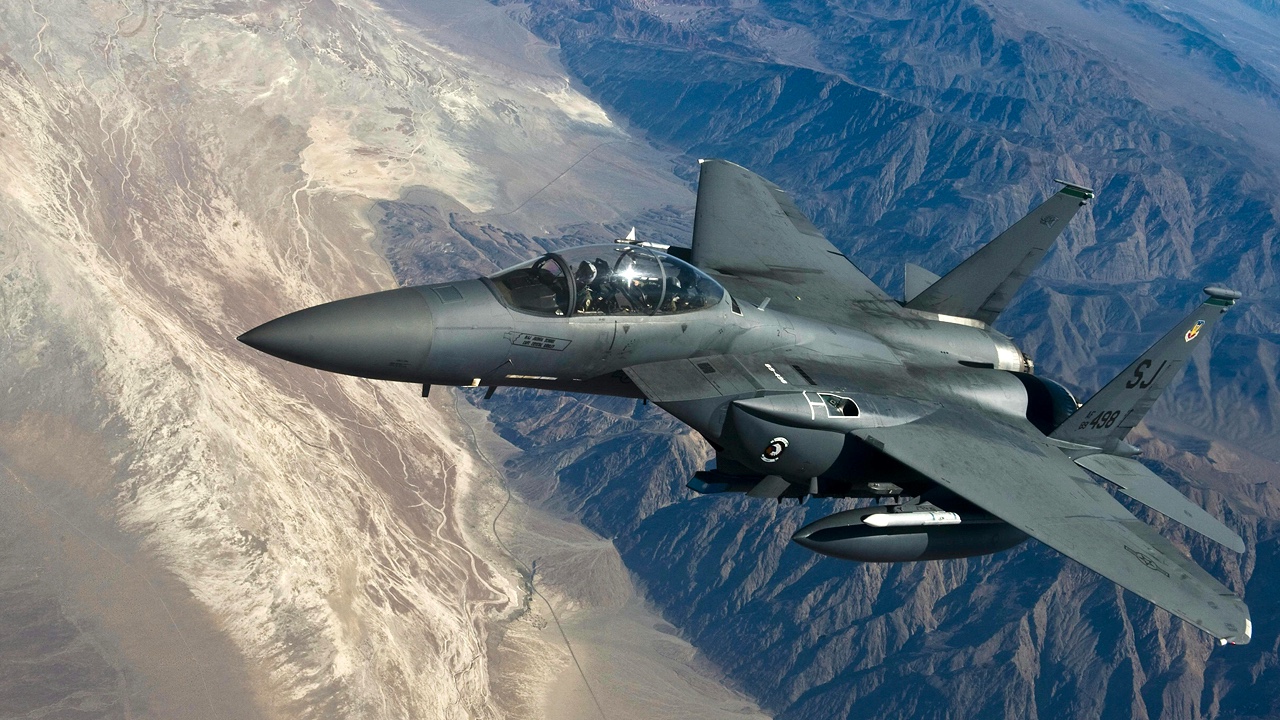 How Long Does It Take for a Fighter Jet to Cross the Country?