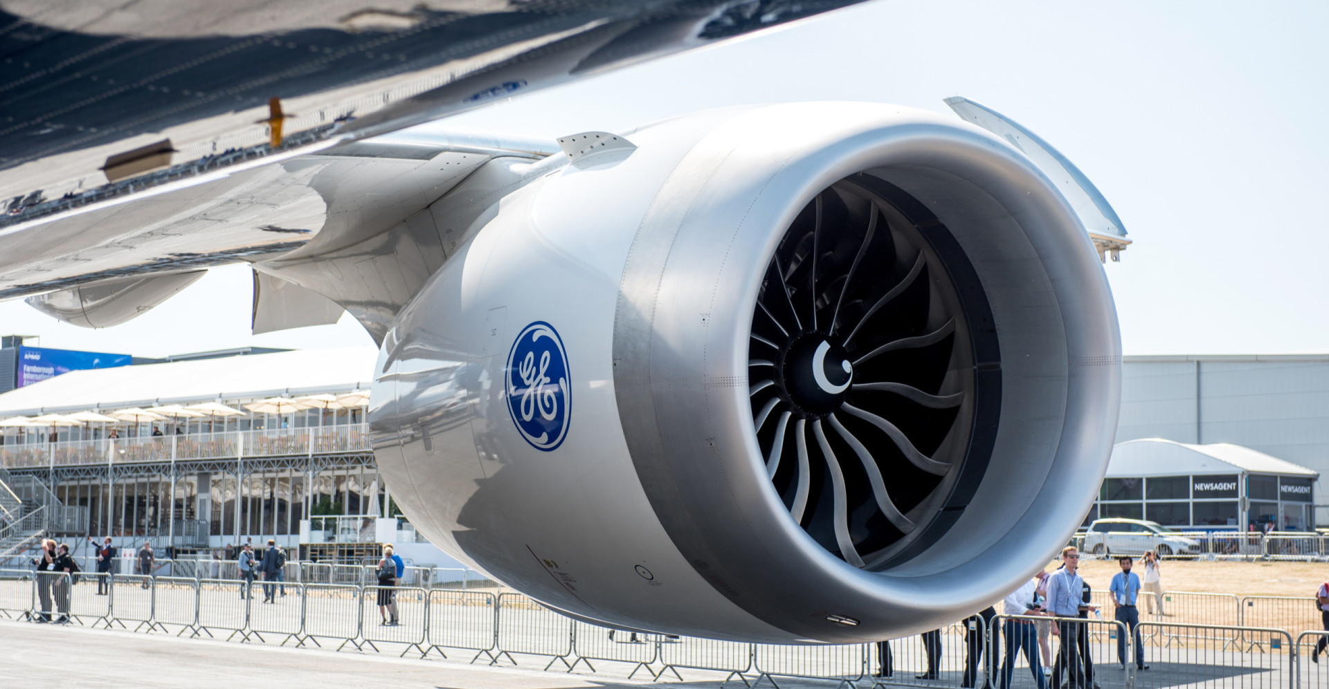 How do airplanes actually work?