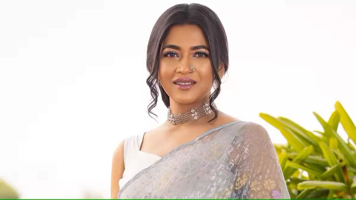 Badhon refutes conspiracy theories claiming she is a RAW agent, takes ...