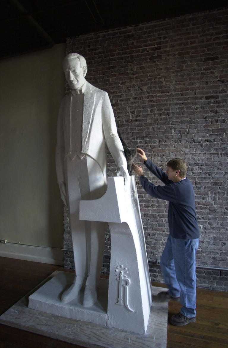 Before Rachmaninoff statue came to World's Fair Park, it was secluded ...