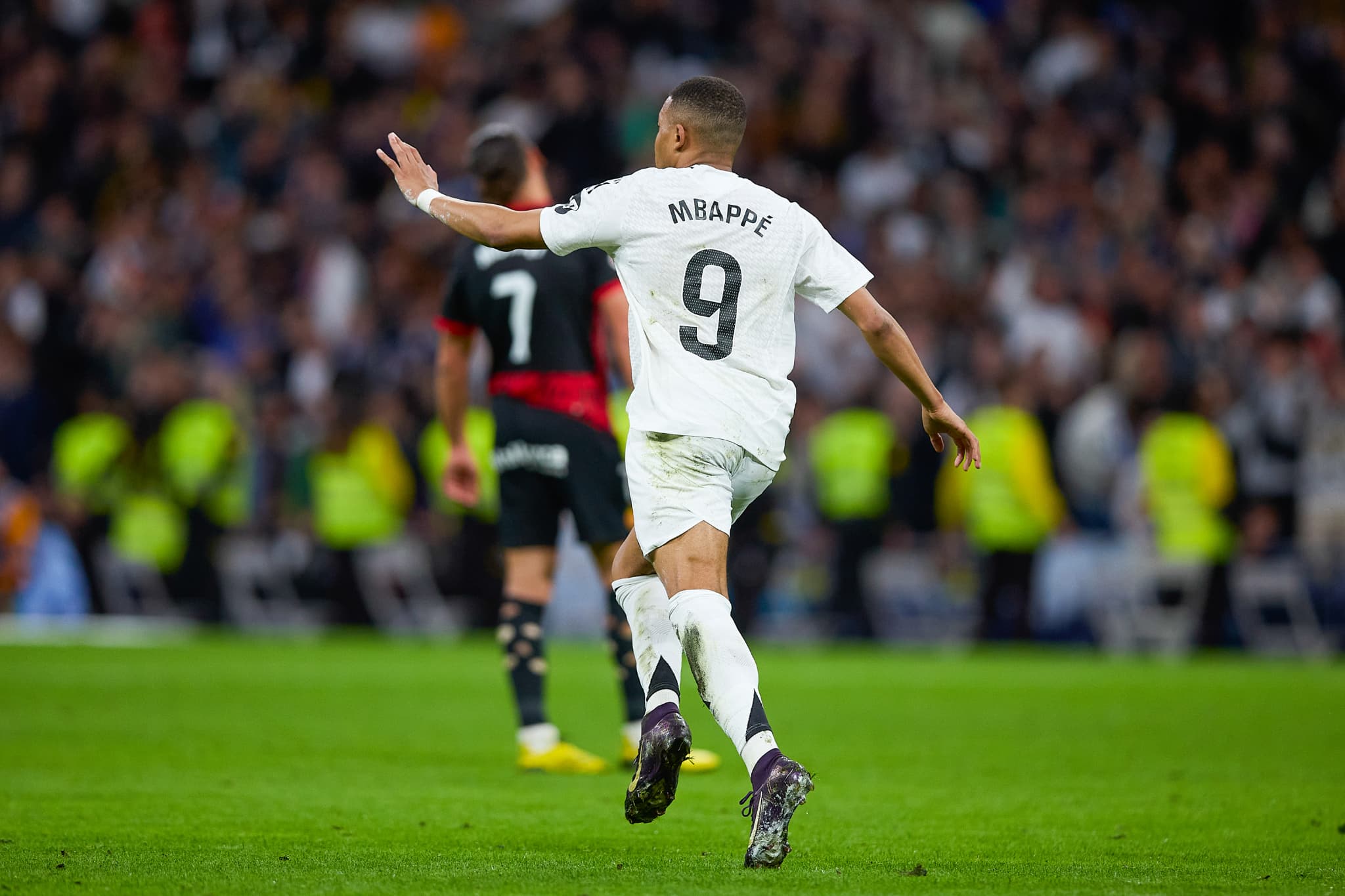 Le Real va offrir un nouveau numéro de maillot prestigieux à Kylian Mbappé