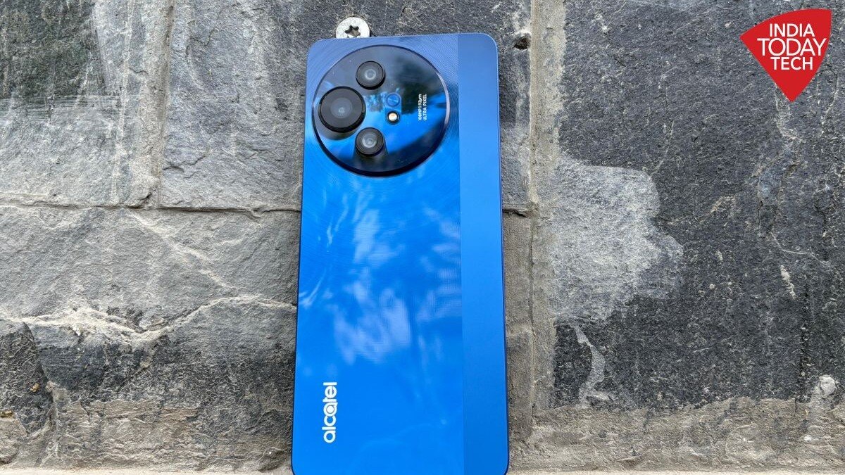 Alcatel V3 Ultra review: This affordable phone feels like magic, and ...