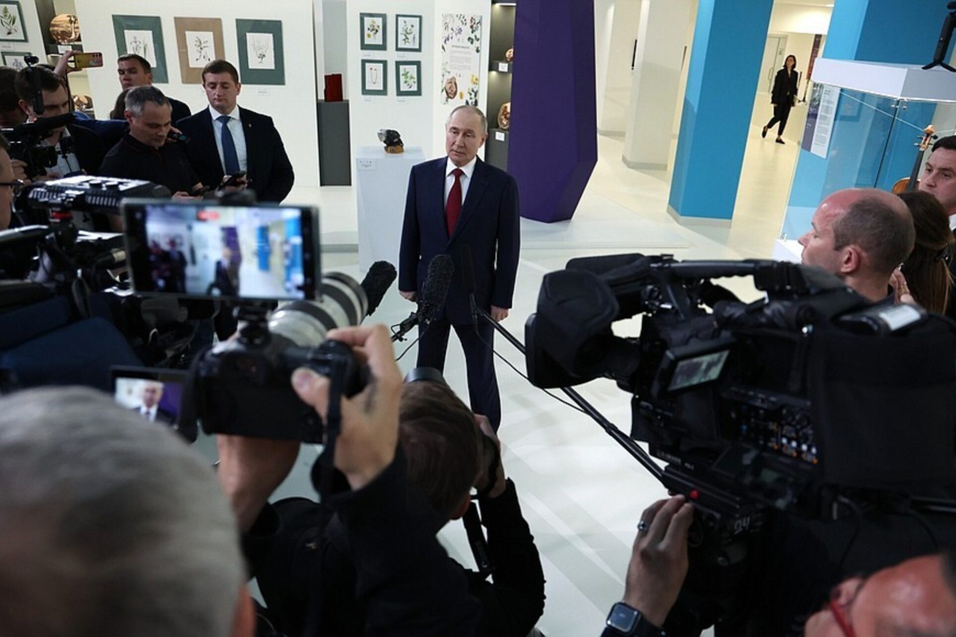 Putin intensifies crackdown on journalists critical of Russia