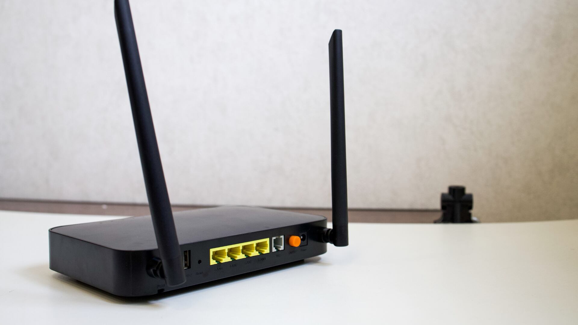 Para qué sirve el puerto USB que esconde el router wifi; estos son los ...