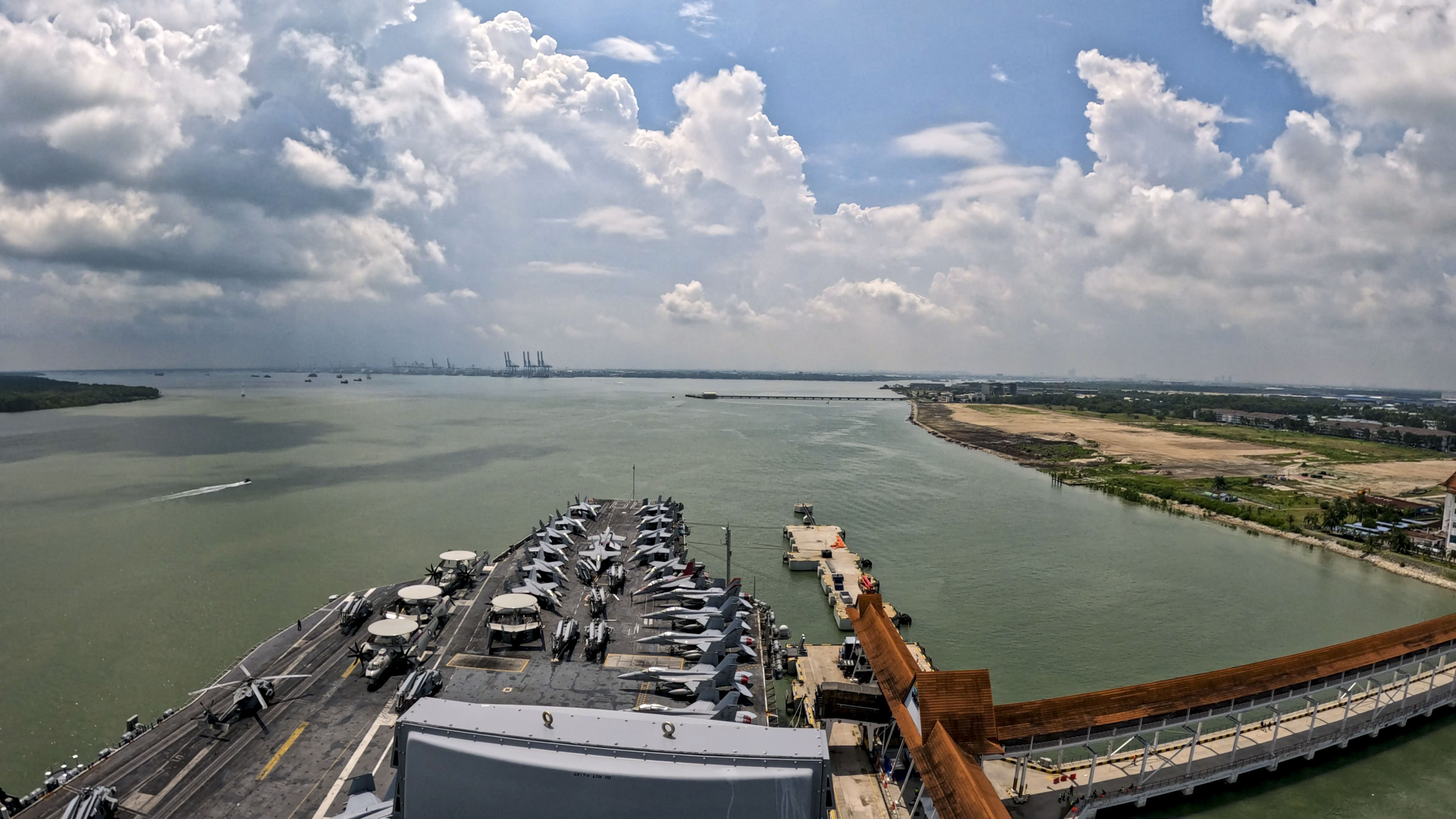 US aircraft carrier returns to South China Sea